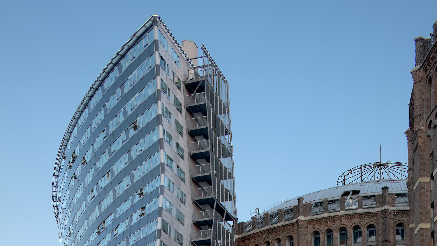 Apartment Building Gasometer B — Coop Himmelb(l)au