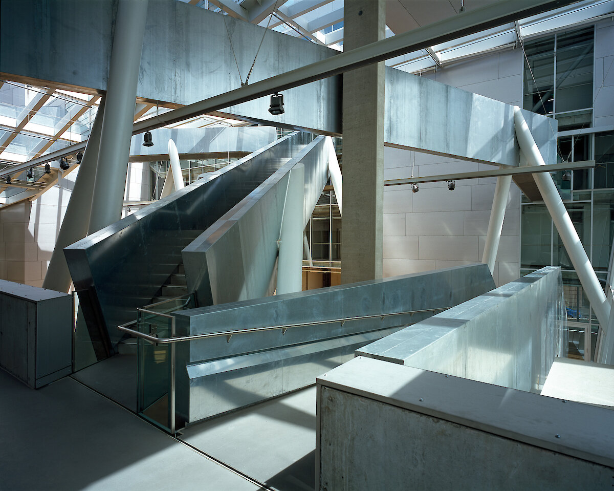 Academy of Fine Arts — Coop Himmelb(l)au